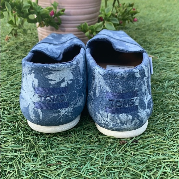 Toms | Shoes | Bnwt Blue Floral Pattern Toms Womens Size 6 | Poshmark